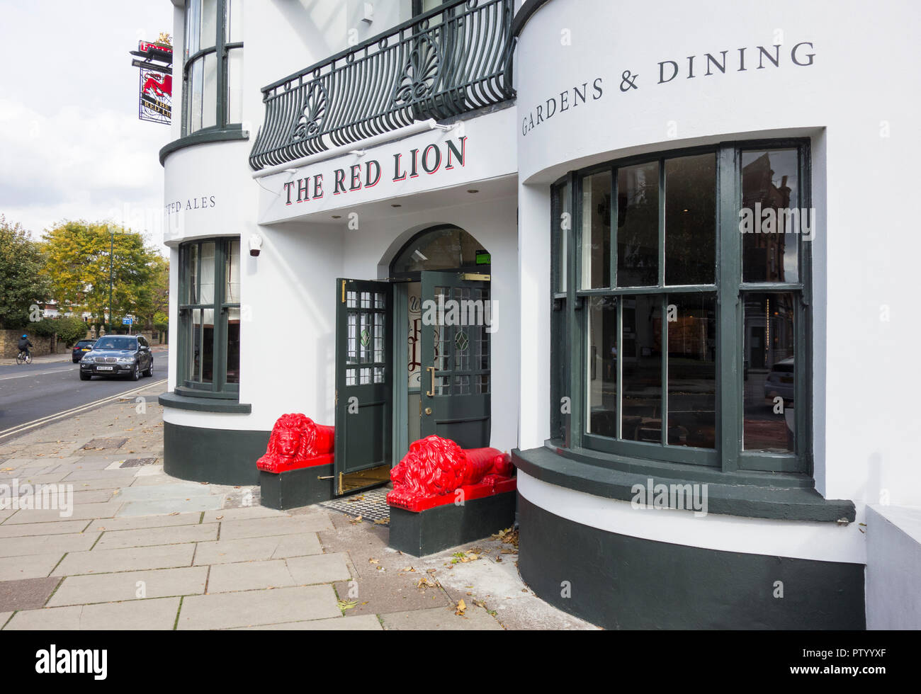 The Red Lion public house, Castelnau, Barnes, London, SW13, UK Stock ...
