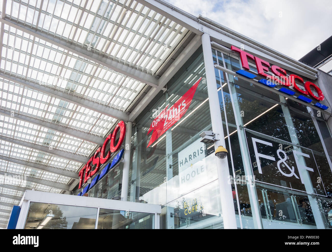 Tesco clothing hi-res stock photography and images - Alamy