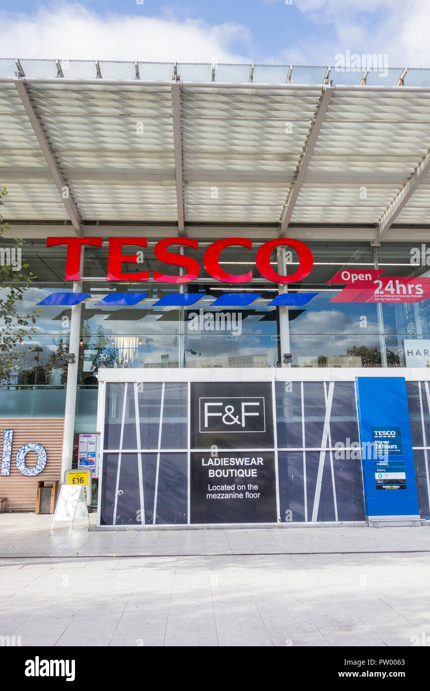 W14 west kensington hi-res stock photography and images - Alamy