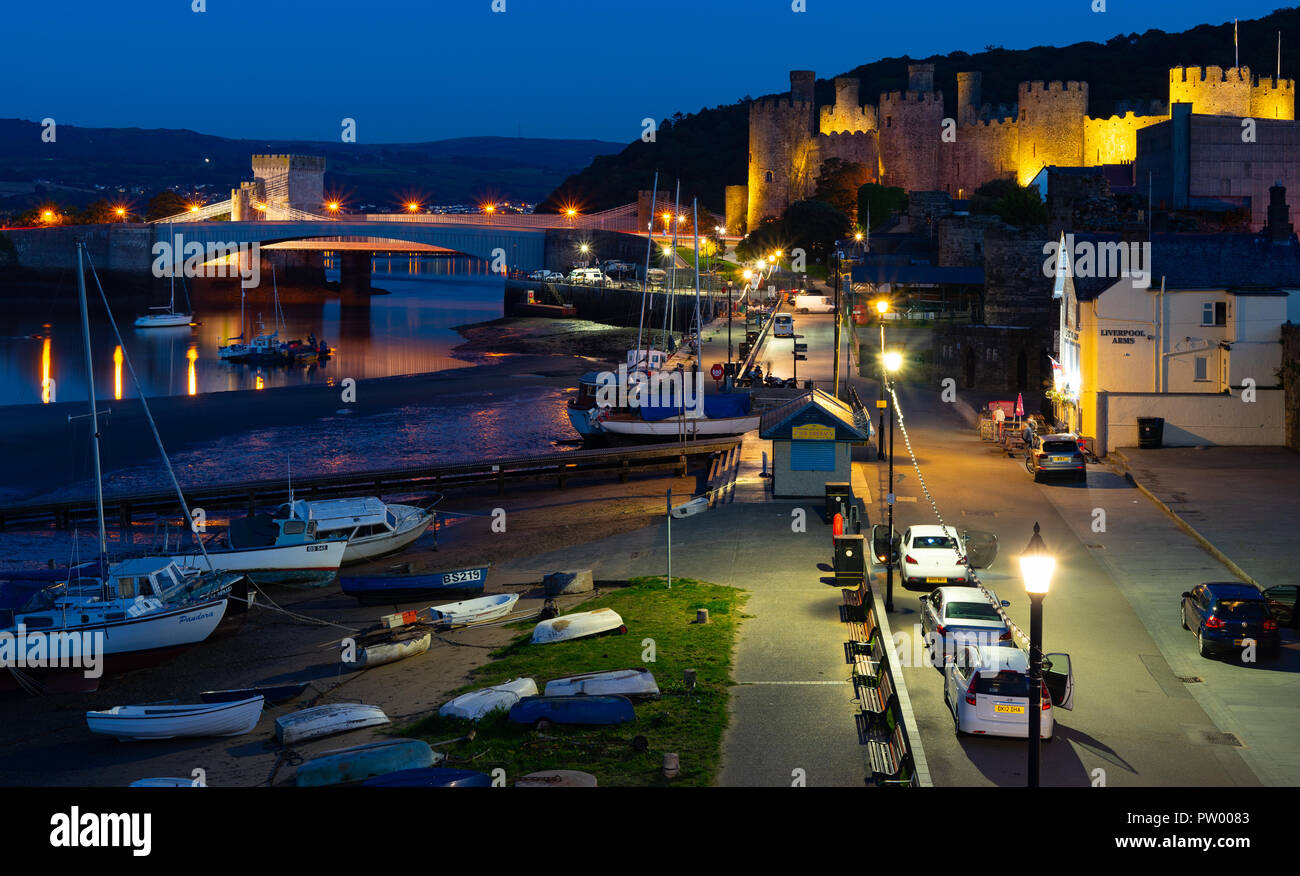 Conwy Quay with Conwy Castle and the Telford Rail Bridge in the ...