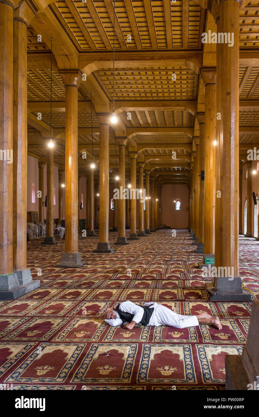 Jama masjid mosque srinagar kashmir hi-res stock photography and images ...