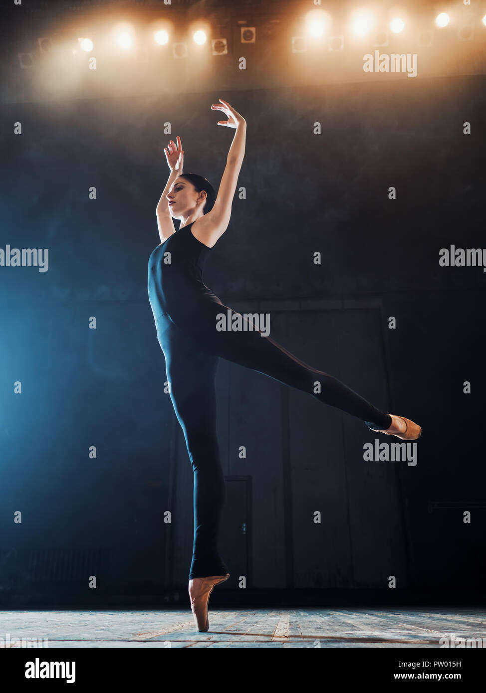 Movements with hands hi-res stock photography and images - Alamy