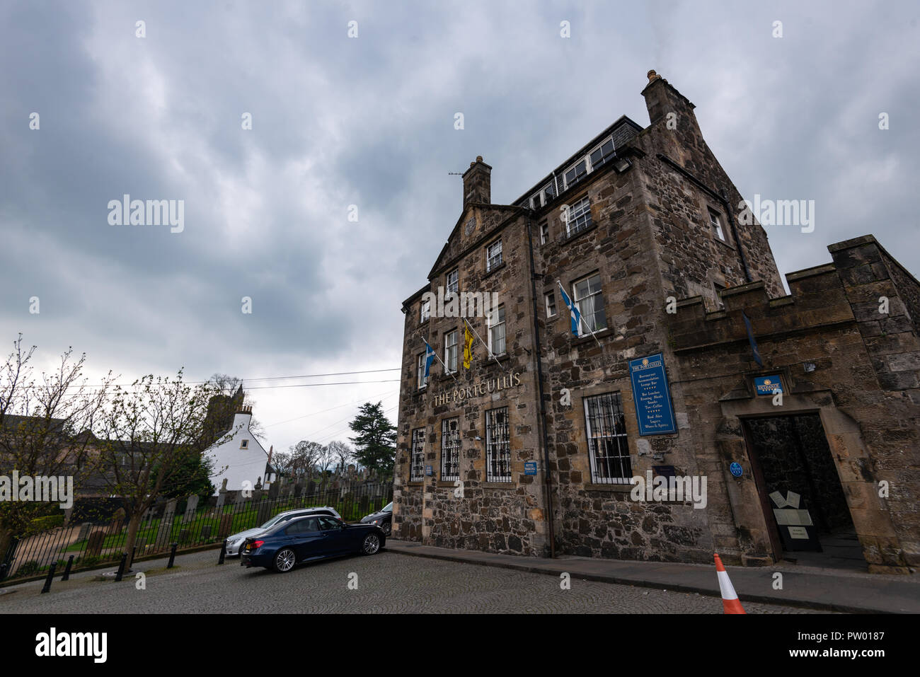 Portcullis restaurant hi-res stock photography and images - Alamy