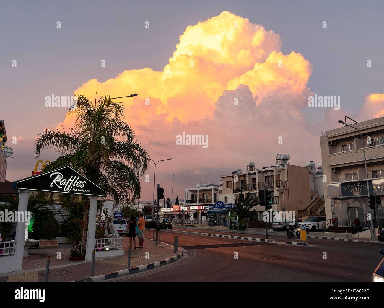 Stratocumulus clouds at sunset hi-res stock photography and images - Alamy
