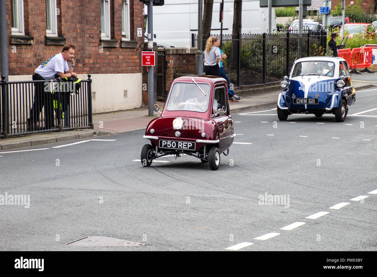 Peel P50 and Isetta ‘Bubble Car micro car Stock Photo - Alamy