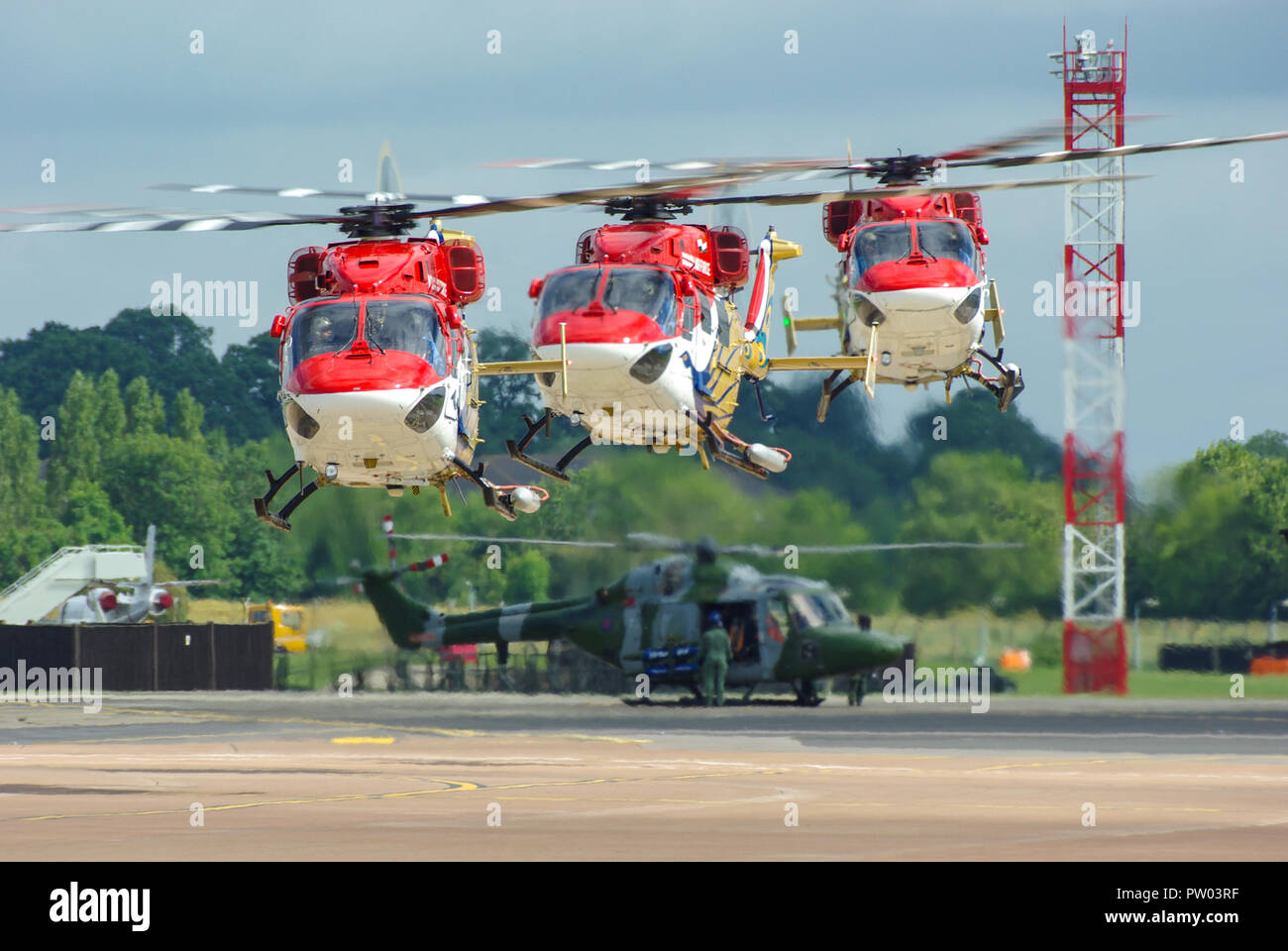 Sarang helicopter display team. Indian Air Force peacock schemed ...