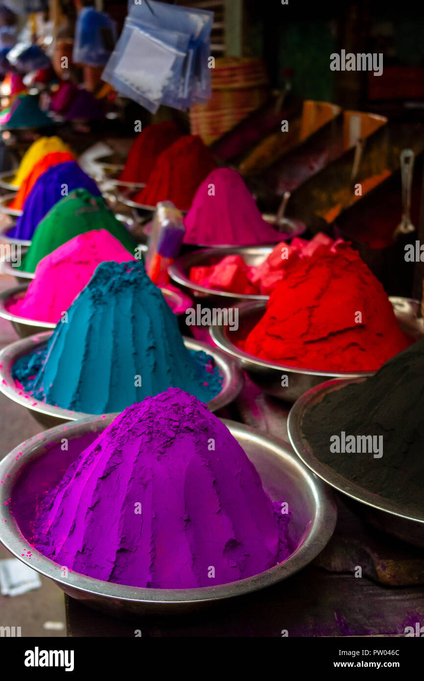 Holi market hi-res stock photography and images - Alamy