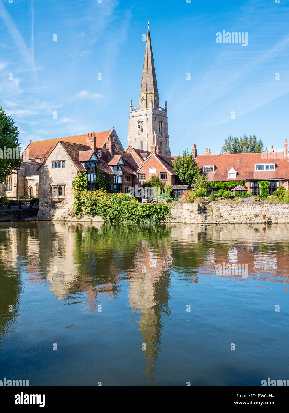 St Helen's Church, River Thames, Abington, Oxfordshire, England, UK, GB ...