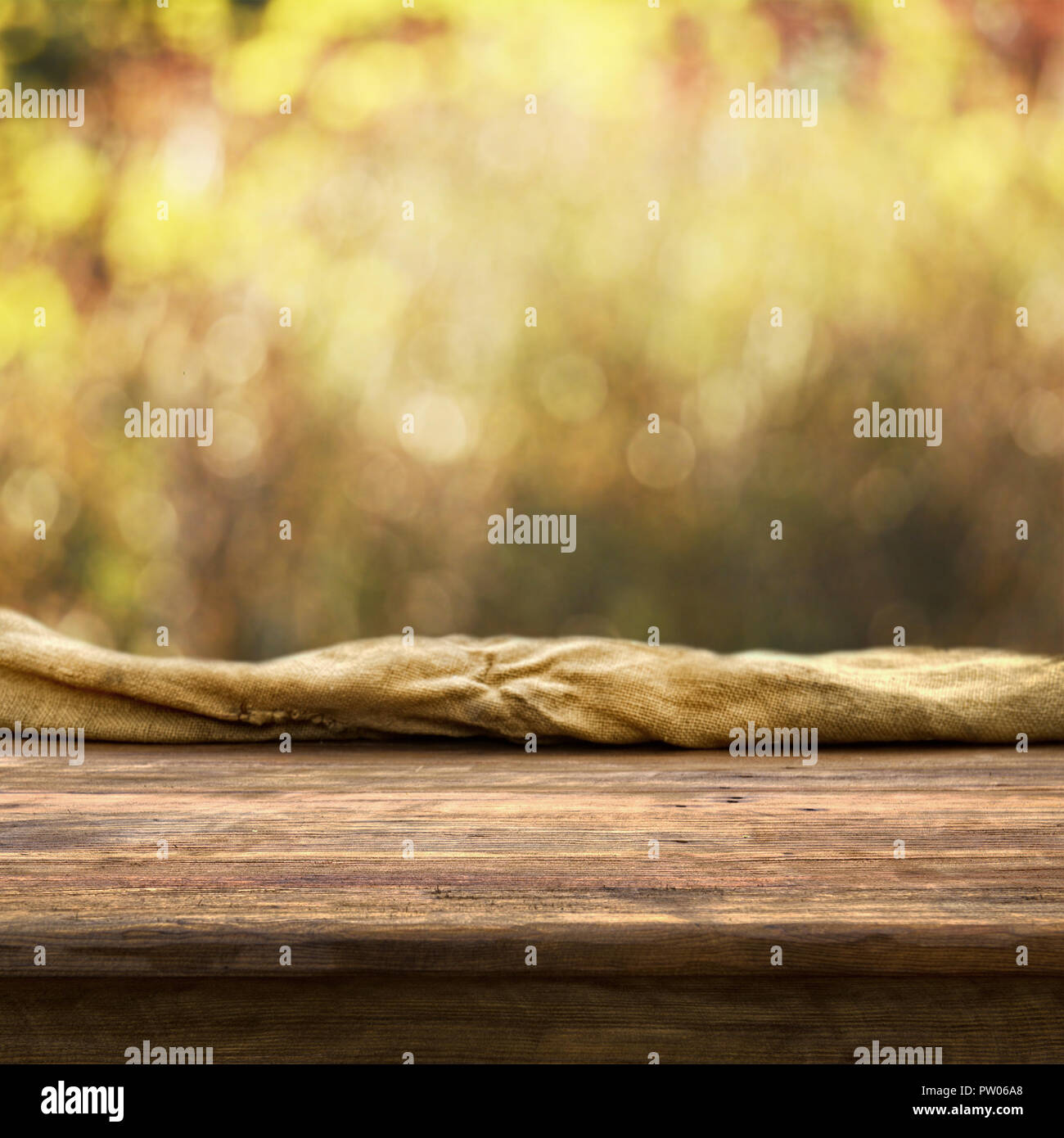 Empty table for display montages Stock Photo - Alamy