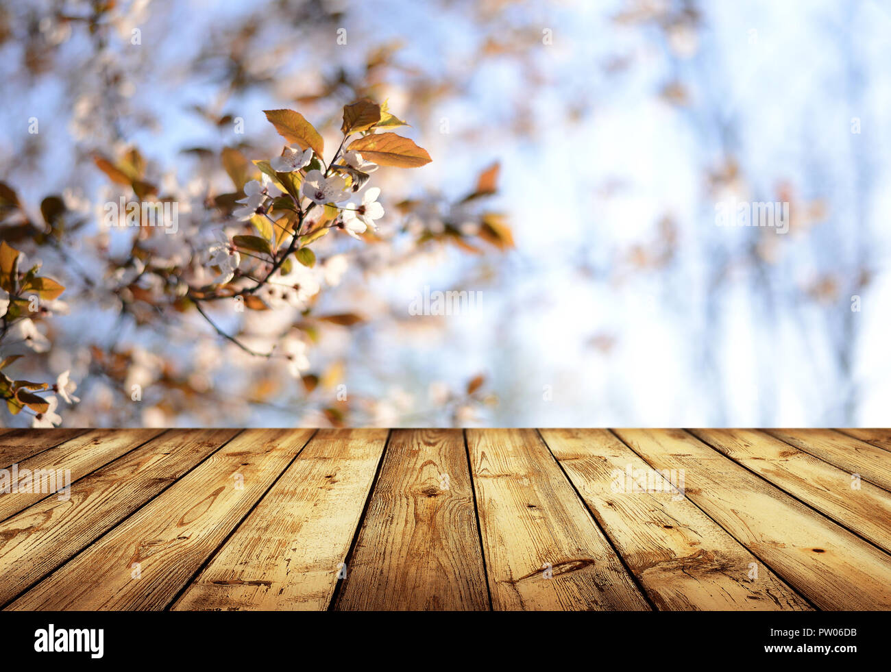 Empty table for display montages Stock Photo - Alamy