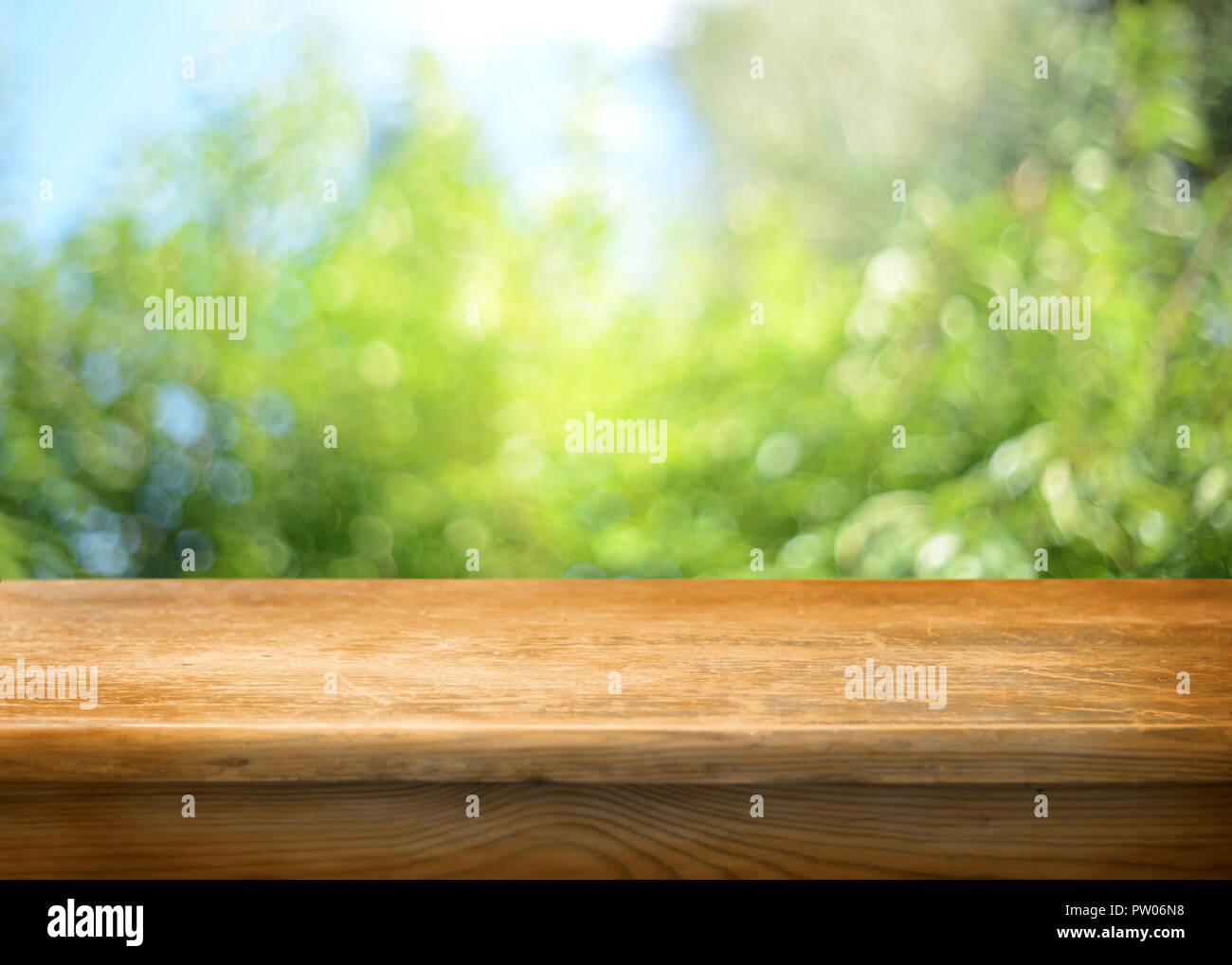 Empty table for display montages Stock Photo - Alamy
