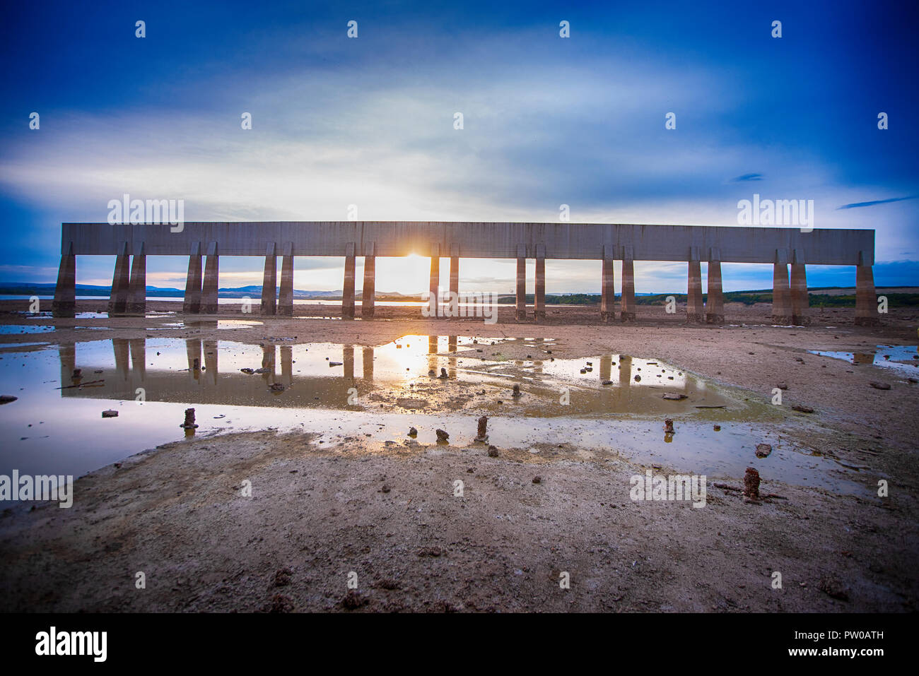 Beam dam hi-res stock photography and images - Alamy