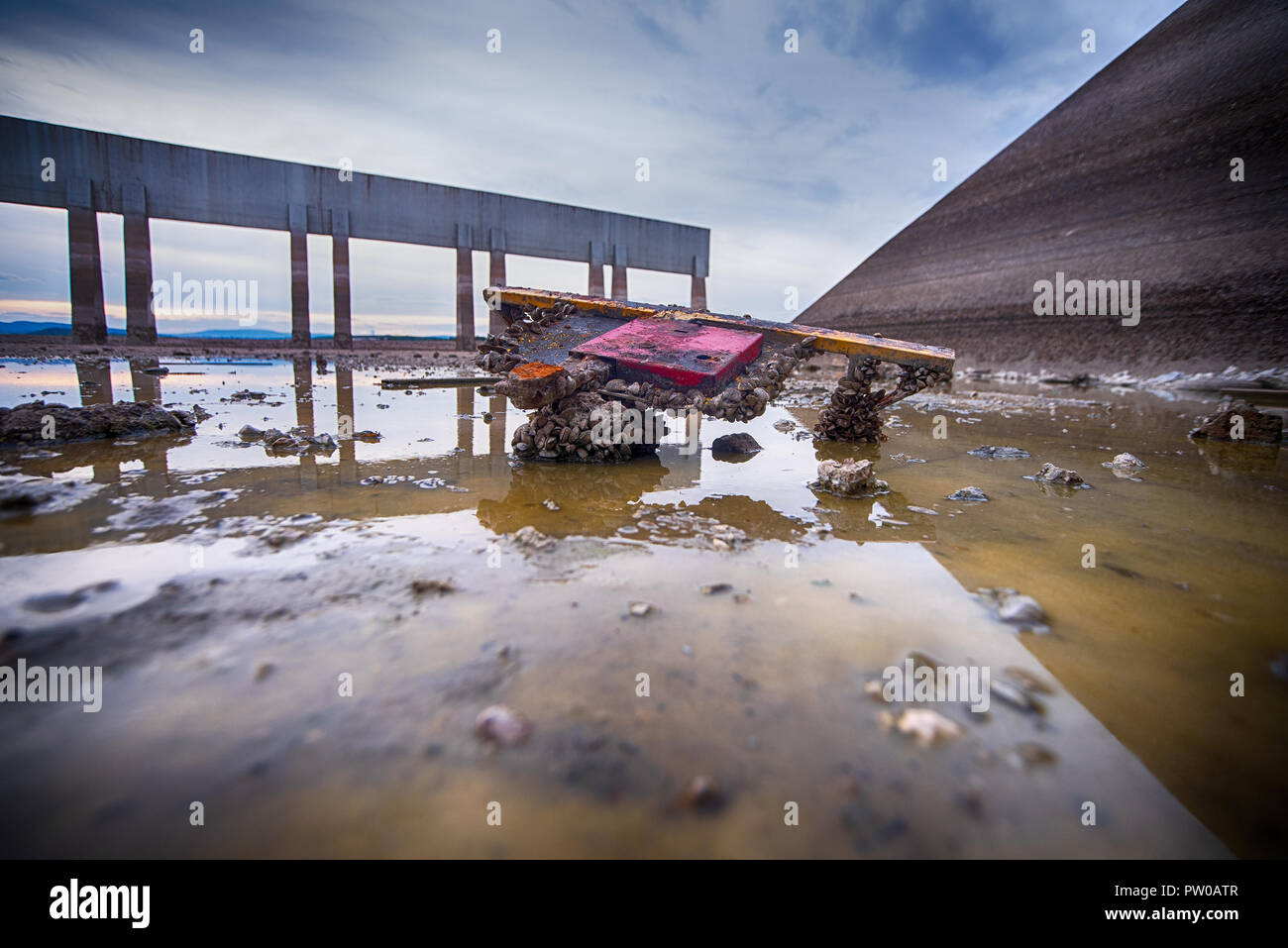 Dry dam hi-res stock photography and images - Alamy