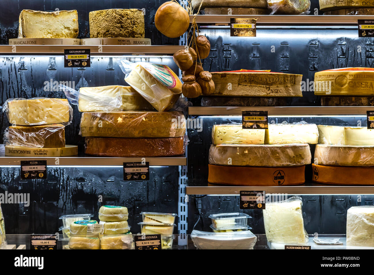 Eataly cheese hi-res stock photography and images - Alamy