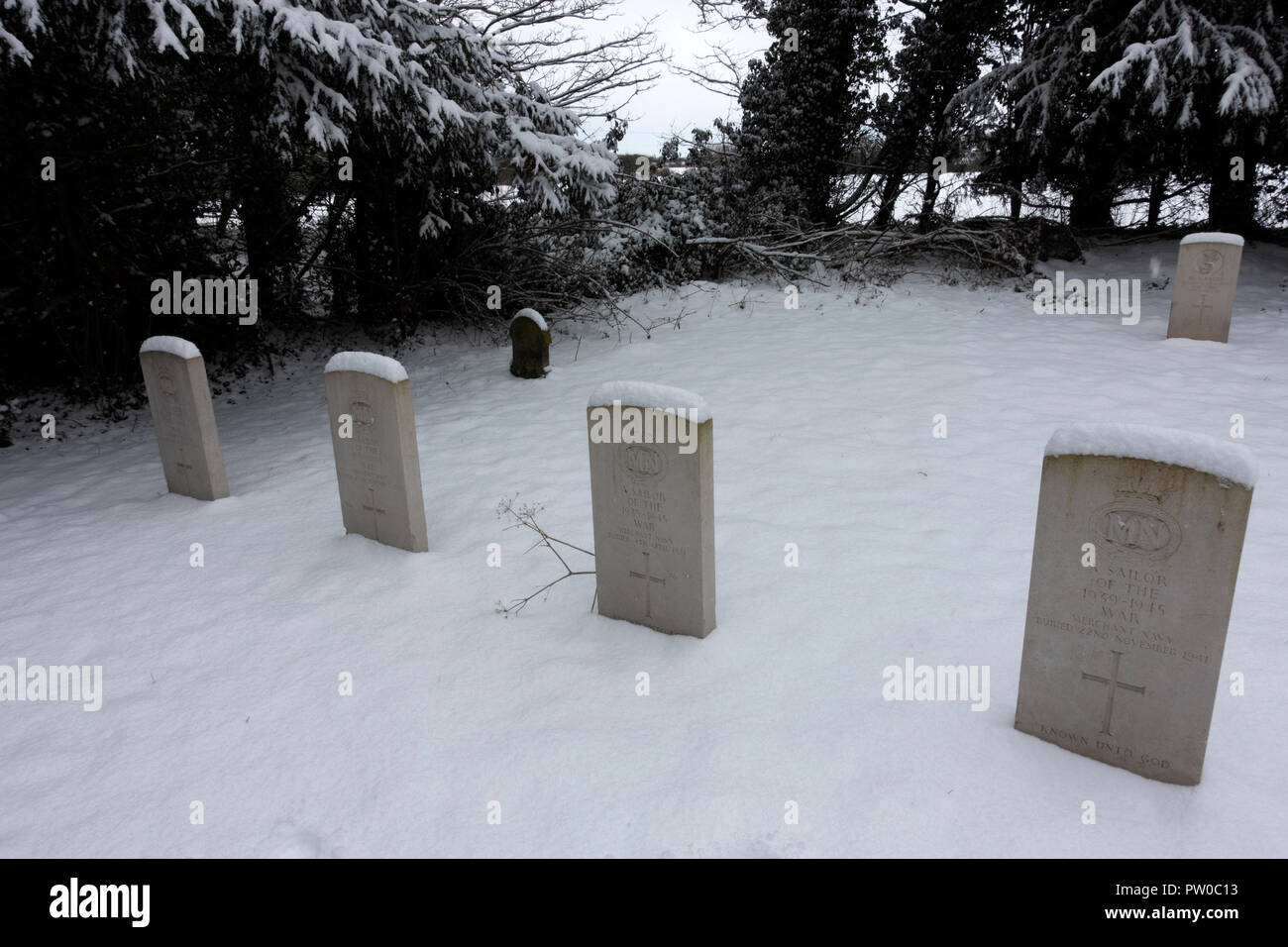 World war two graves hi-res stock photography and images - Alamy