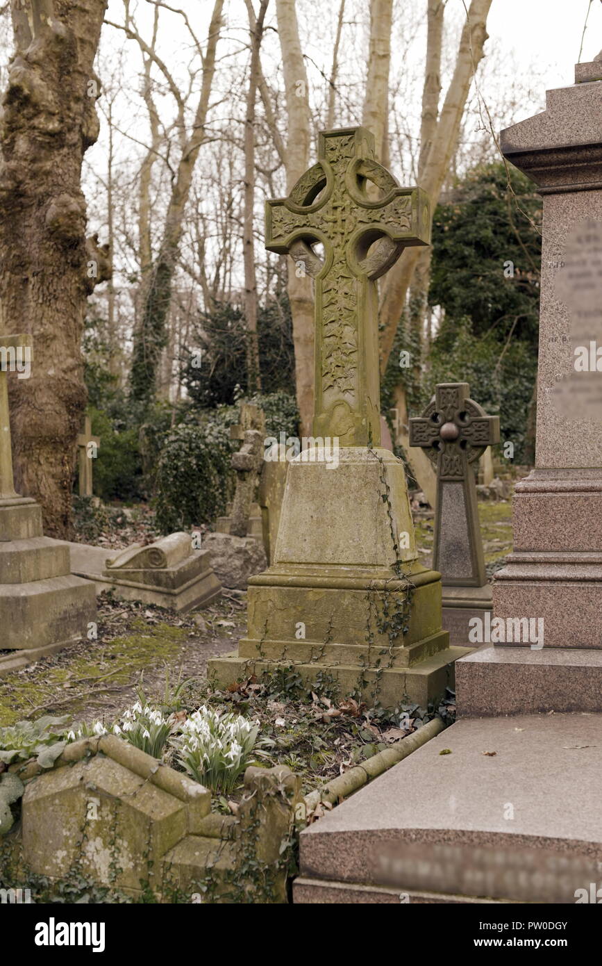 English cemetery hi-res stock photography and images - Alamy