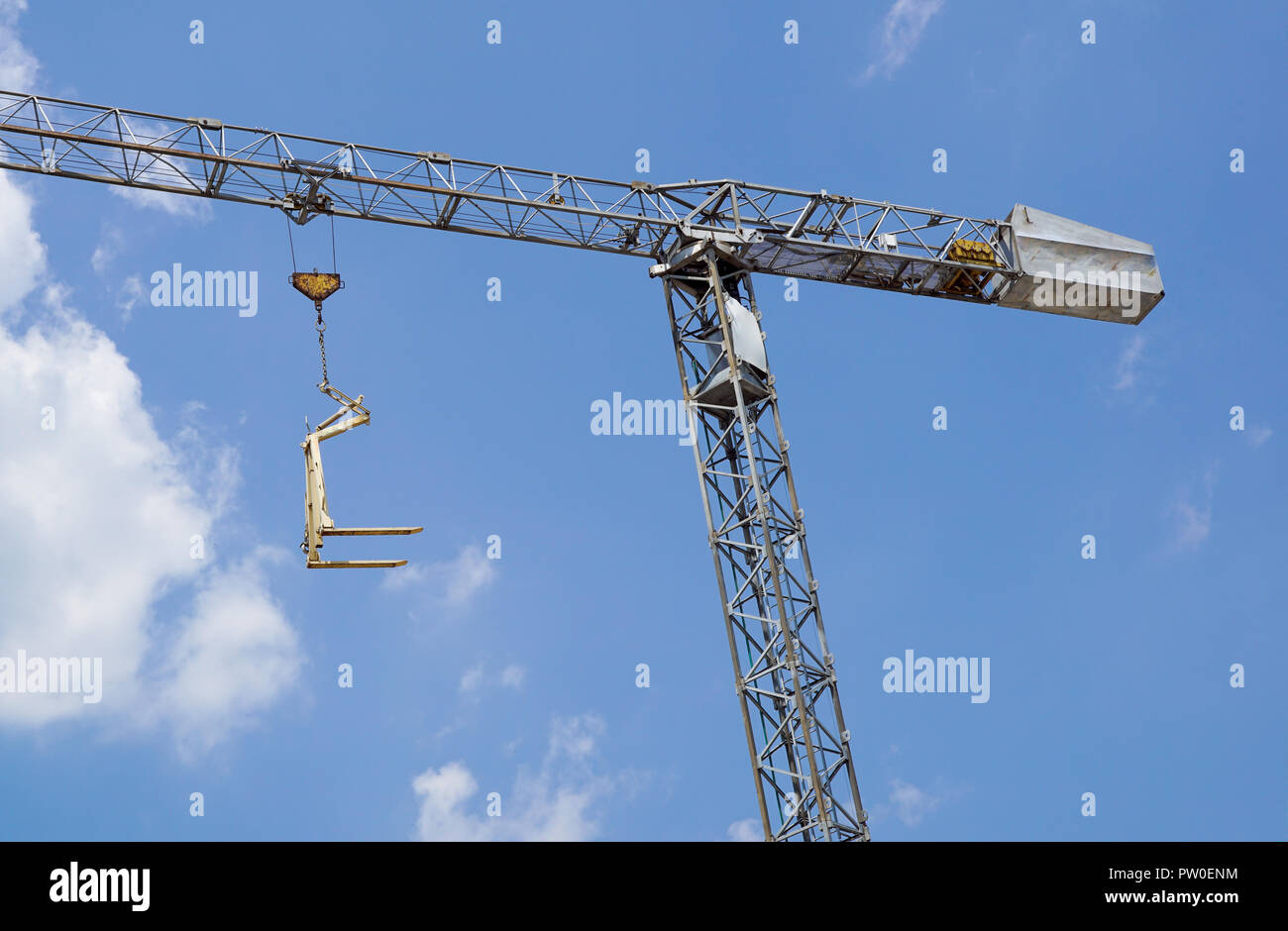 Crane lifting block hi-res stock photography and images - Alamy