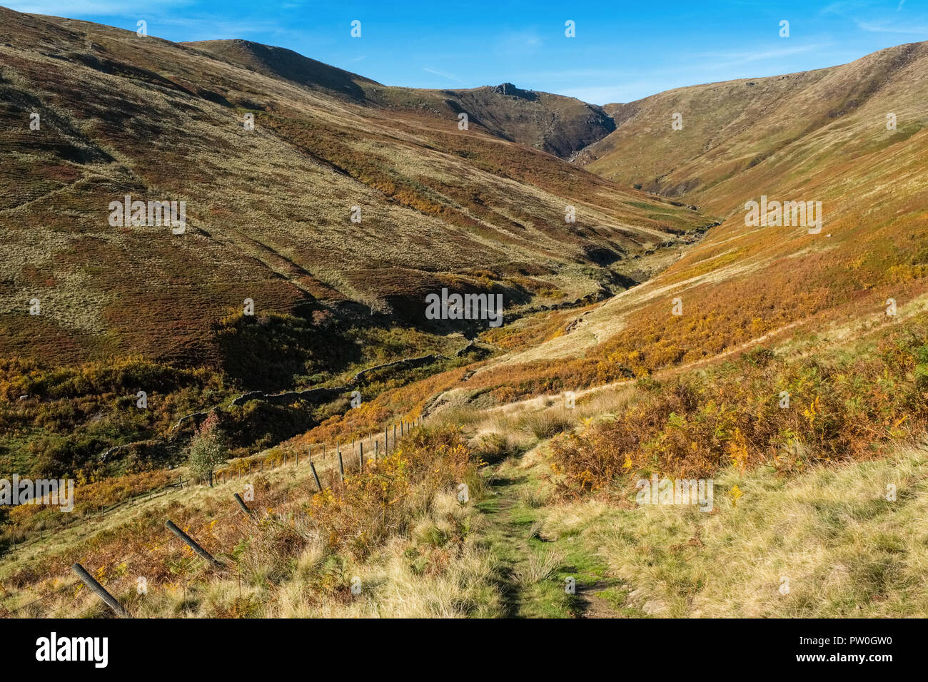 Crowden Clough leading from Barber Booth to Kinder Scout in the Peak ...