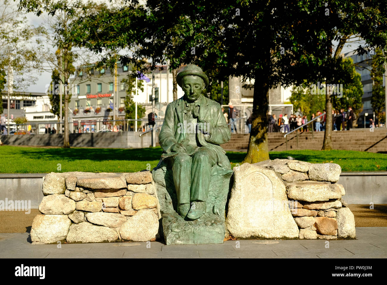 Galway Sculpture Eyre Square Galway High Resolution Stock Photography ...