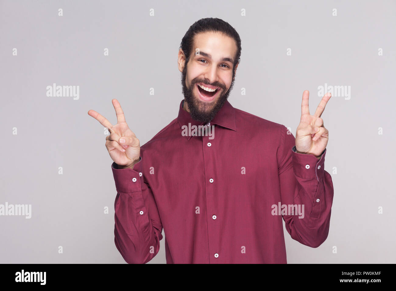 Indian man looking at sign hi-res stock photography and images - Alamy