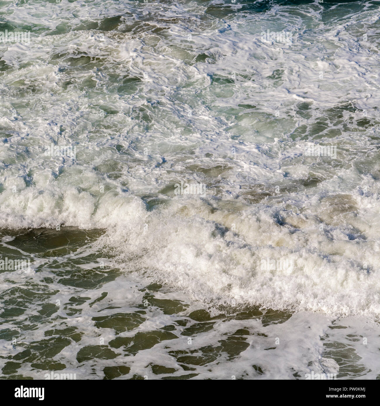 High angle shot of churning sea / waves breaking and dissipating Stock ...
