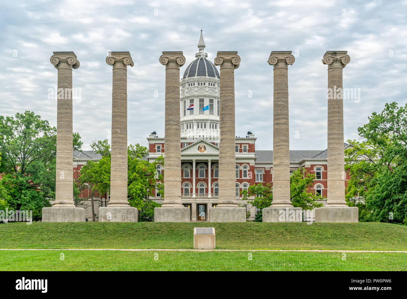 Columbia university logo hi-res stock photography and images - Alamy
