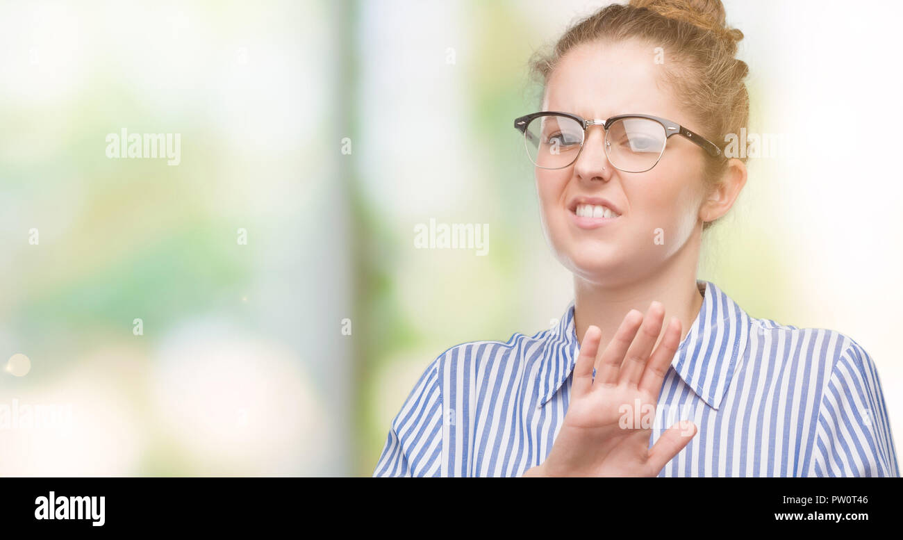 Disgust face hi-res stock photography and images - Alamy