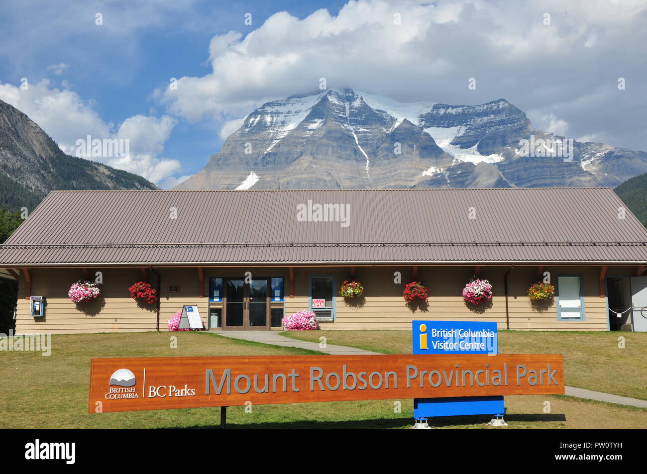 Mt robson provincial park hi-res stock photography and images - Alamy