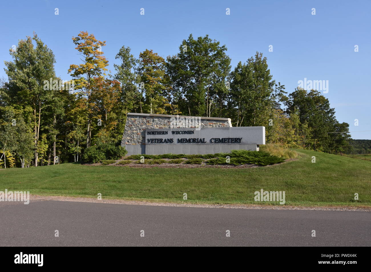 Northen wisconsin veterans memorial cemetery hi-res stock photography ...