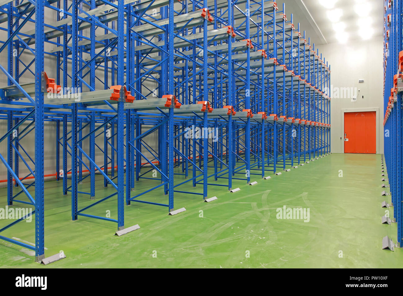 Empty Shelving System in New Distribution Warehouse Stock Photo - Alamy