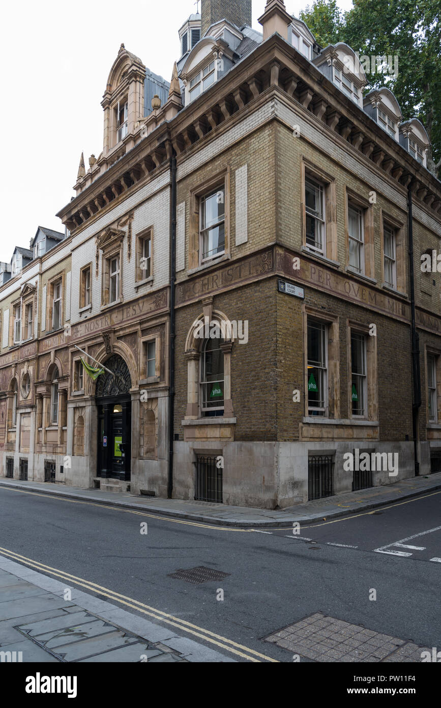 Yha london st pauls hostel hi-res stock photography and images - Alamy