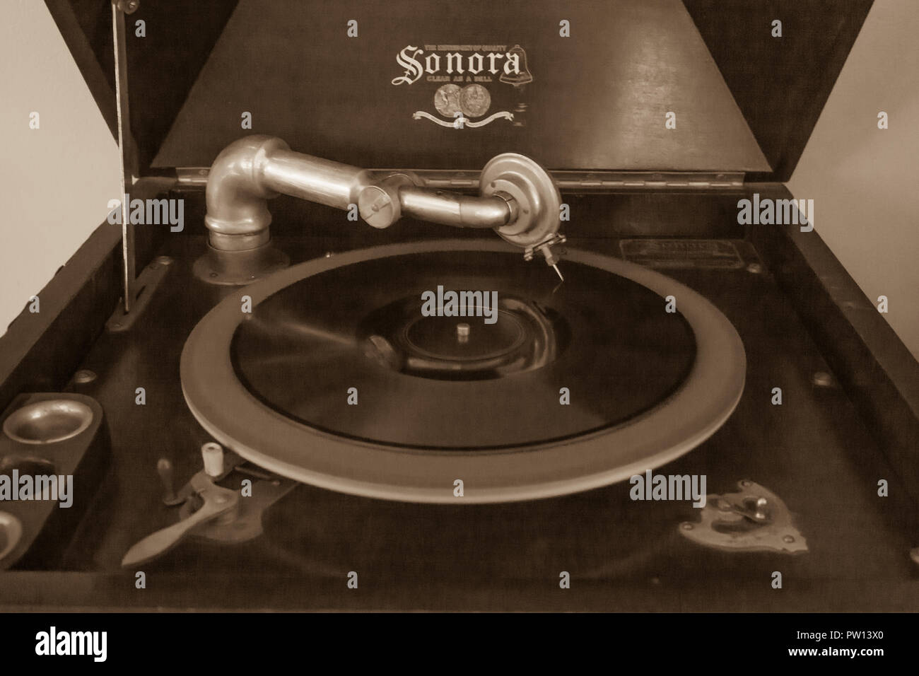 Victrola phonograph hi-res stock photography and images - Alamy