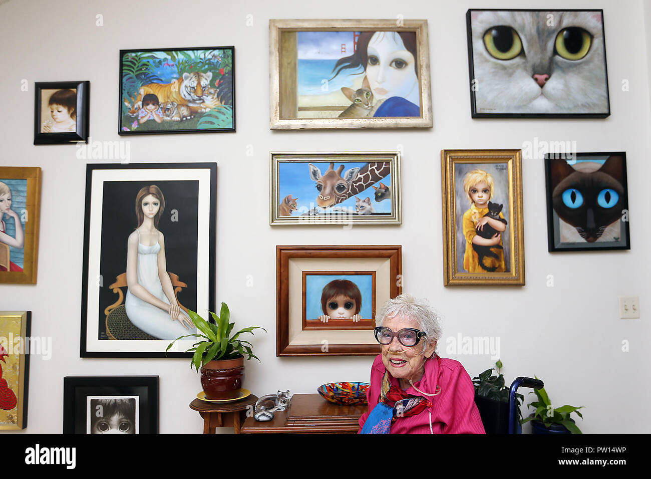 Margaret keane paintings hi-res stock photography and images - Alamy