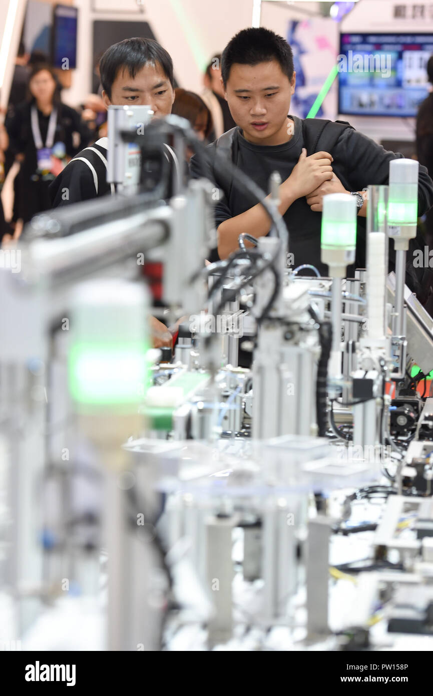 Modular manufacturing hi-res stock photography and images - Alamy