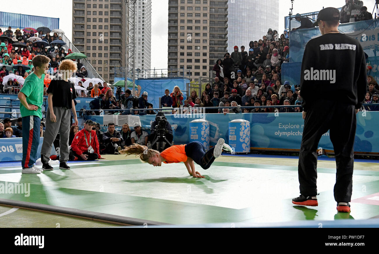 Youth olympic games breakdance hi-res stock photography and images - Alamy