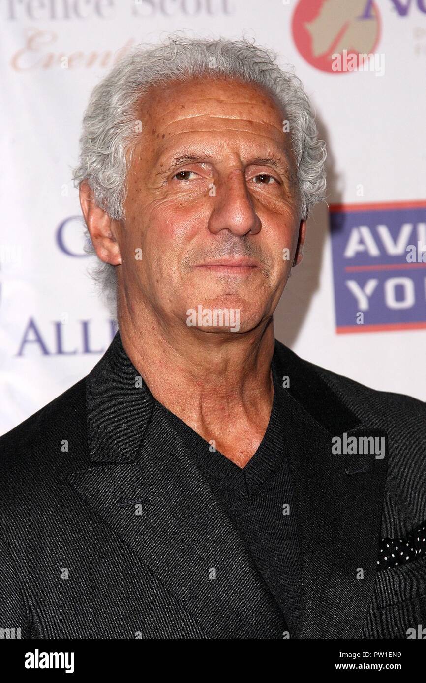 Joseph abboud hi-res stock photography and images - Alamy