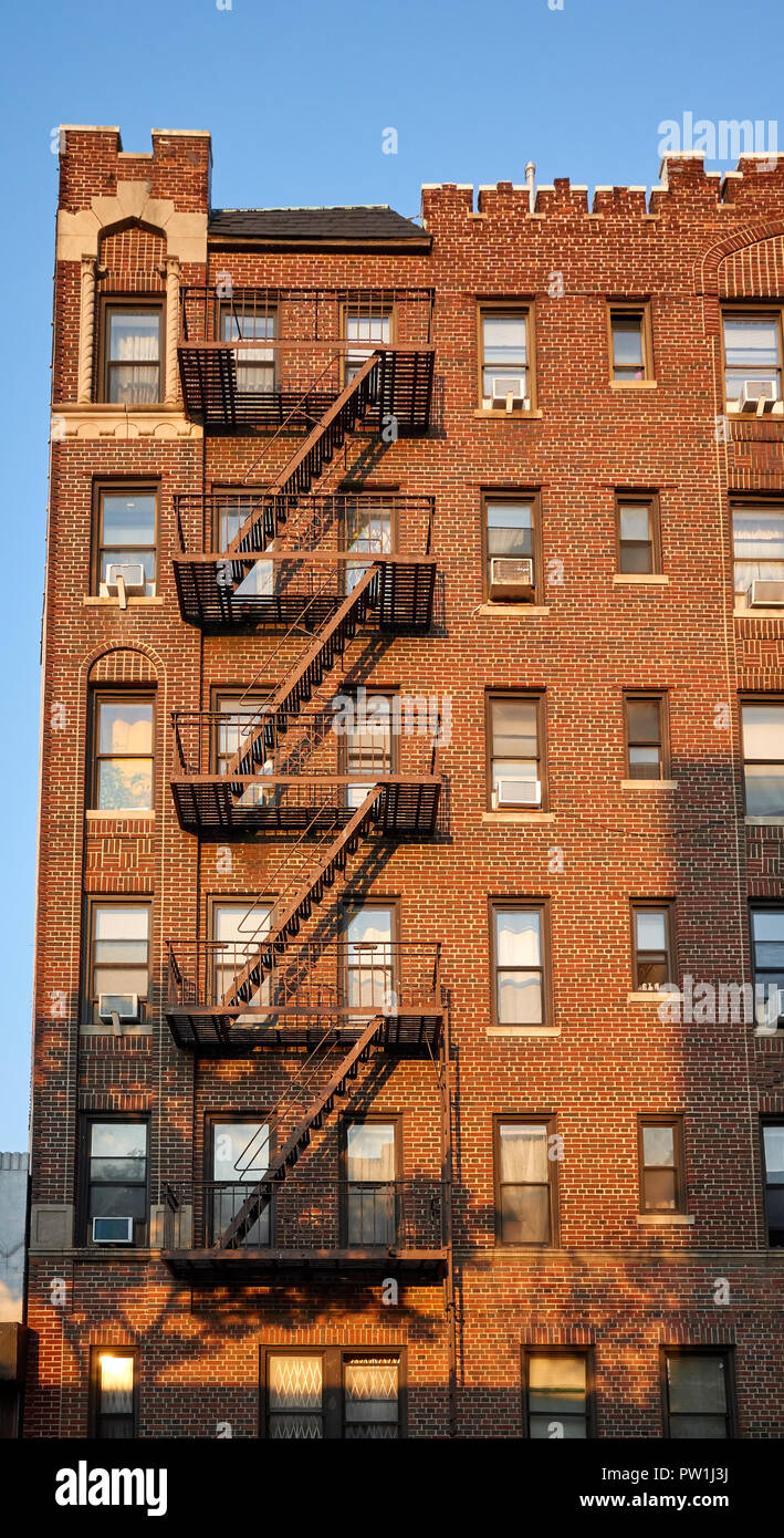 Fire escape building architecture hi-res stock photography and images ...