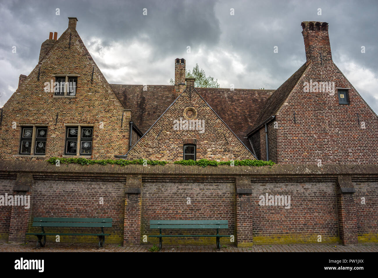 English church bruges hi-res stock photography and images - Alamy