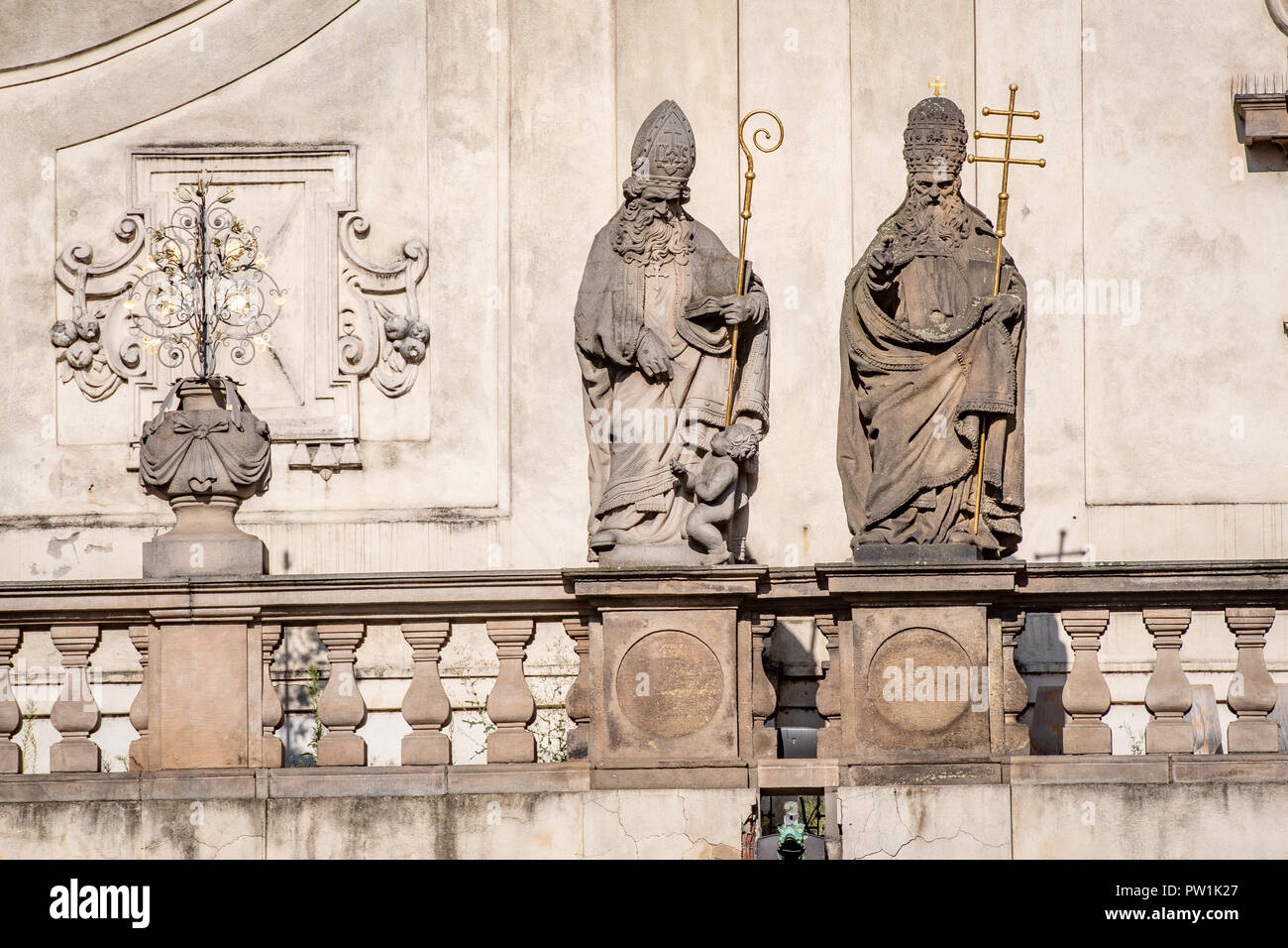 Catholic sculptures hi-res stock photography and images - Alamy
