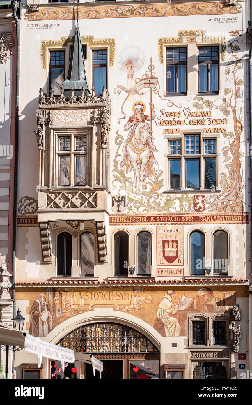 Intricate architecture hi-res stock photography and images - Alamy