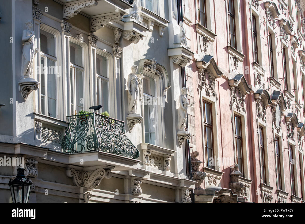 Side view intricate architecture hi-res stock photography and images ...