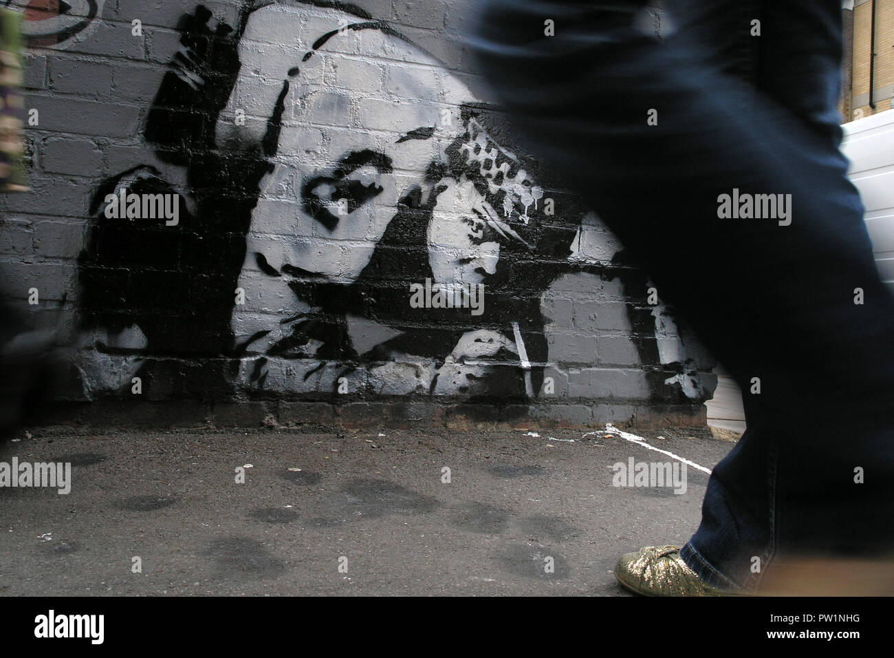 Policeman snorting cocaine hi-res stock photography and images - Alamy
