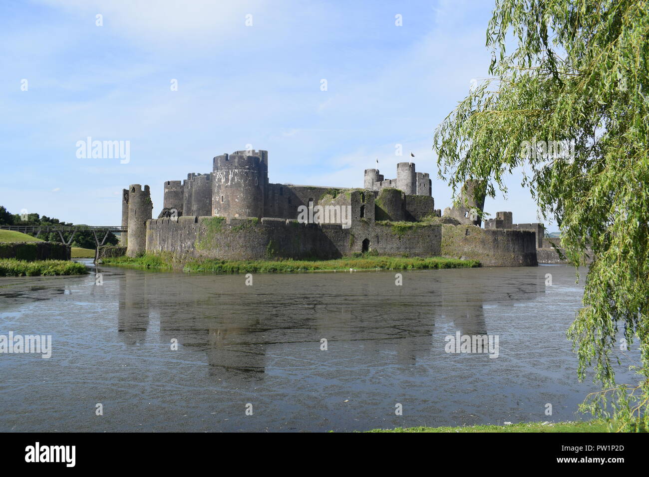 Medieval ruins caerphilly castle hi-res stock photography and images ...