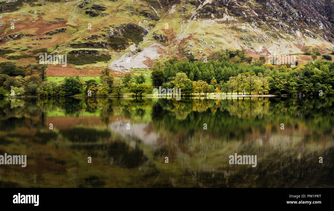 Lake buttermere painting hi-res stock photography and images - Alamy
