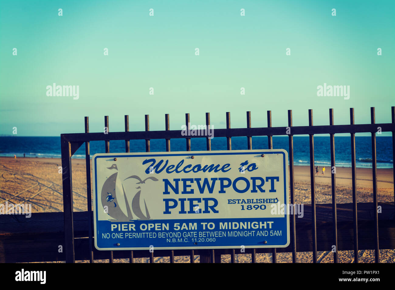 Orange beach welcome sign hi-res stock photography and images - Alamy