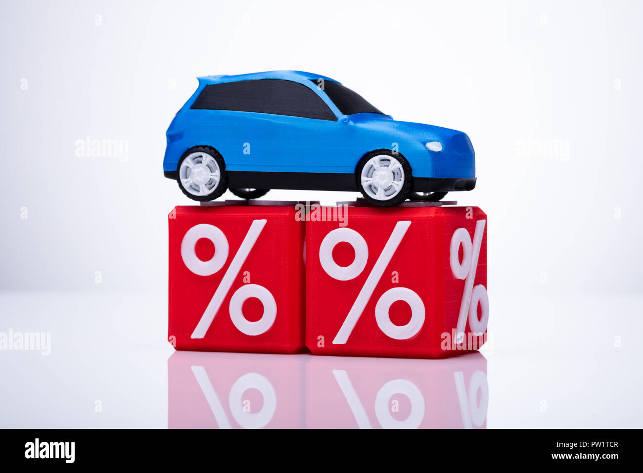 Car on blocks hi-res stock photography and images - Alamy