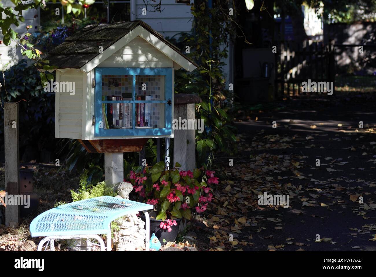 Book drop box hi-res stock photography and images - Alamy