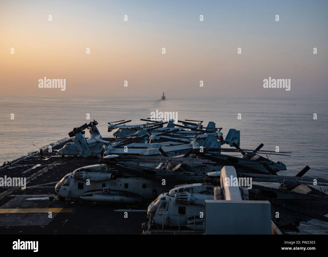 Uss sullivans ddg 68 arleigh burke class hi-res stock photography and ...