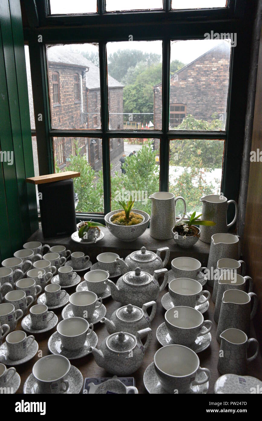 Pot bank hi-res stock photography and images - Alamy