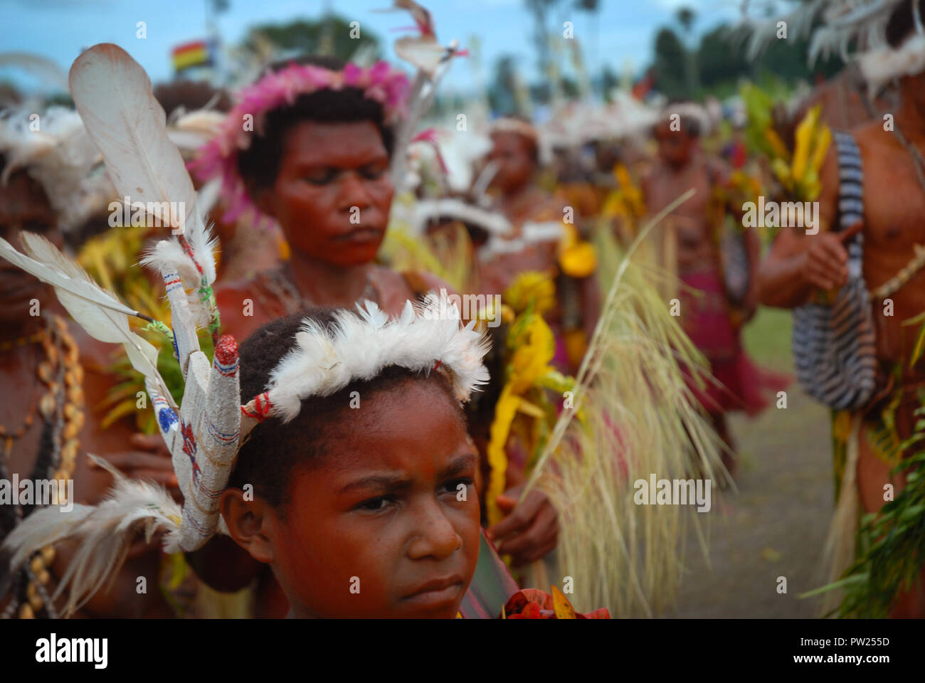 Papua new guinea women dancers hi-res stock photography and images - Alamy